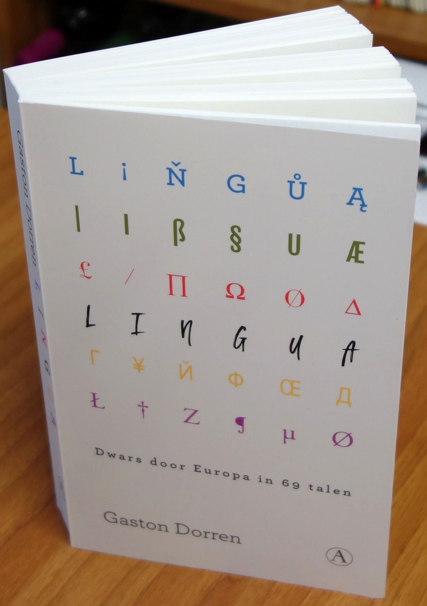 Recensie: Lingua – Dwars door Europa in 69 talen | De Taalfluisteraar